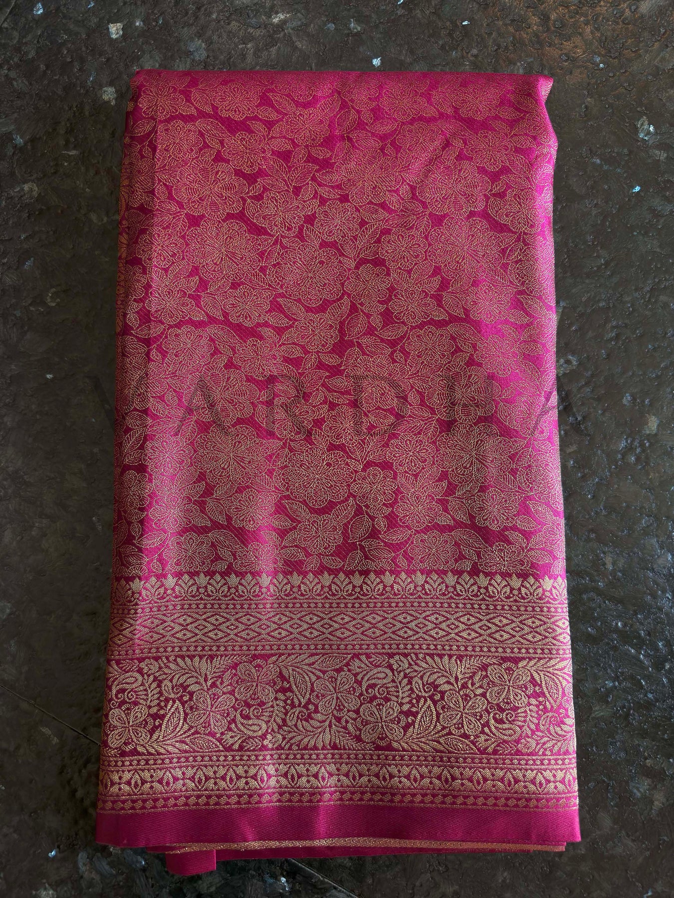 Rani Pink Kanjivaram Silk Saree with Gold Zari Weave – House of Vardha